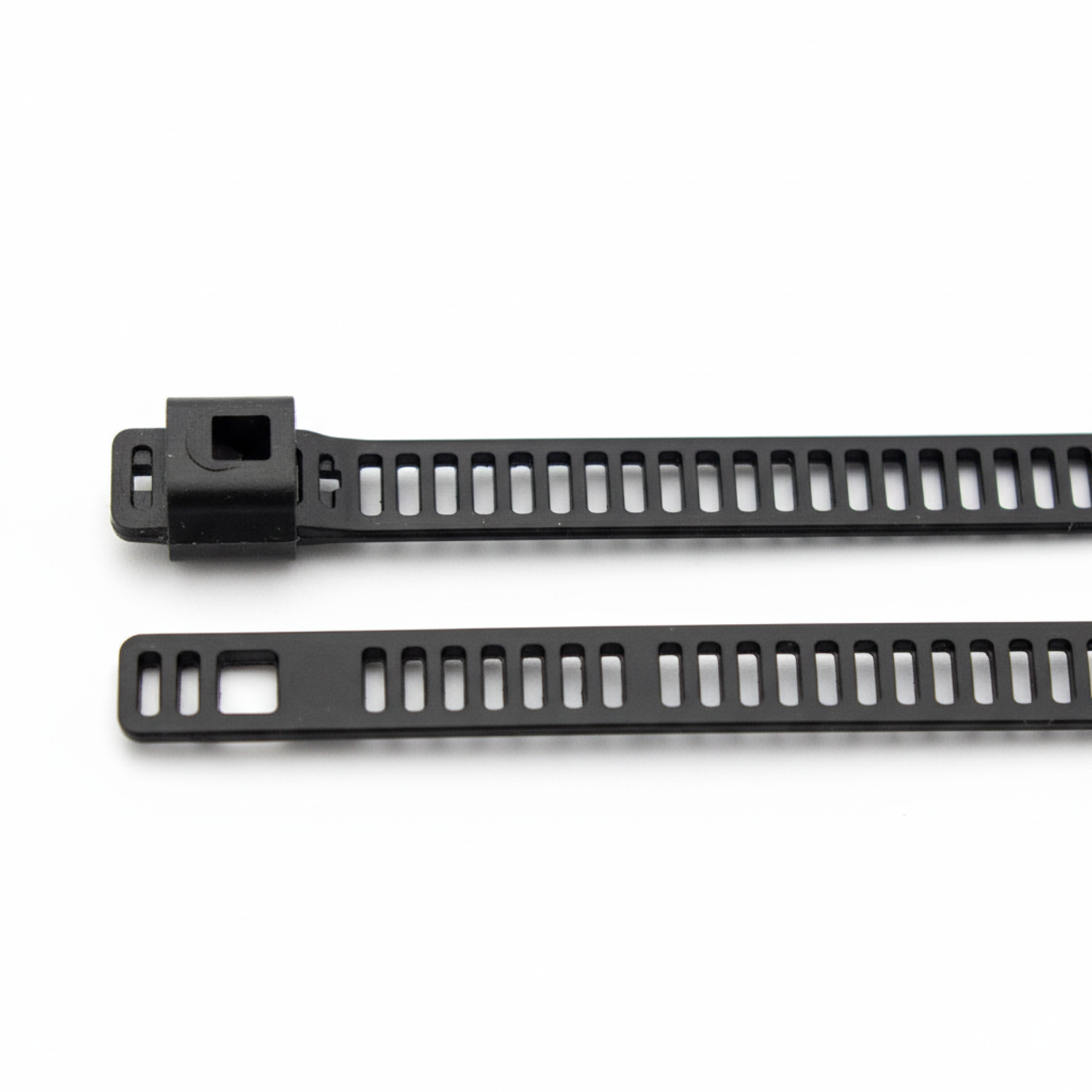 14" 150lb Black Polyester Coated 316 Stainless Steel Ladder | Cable ...